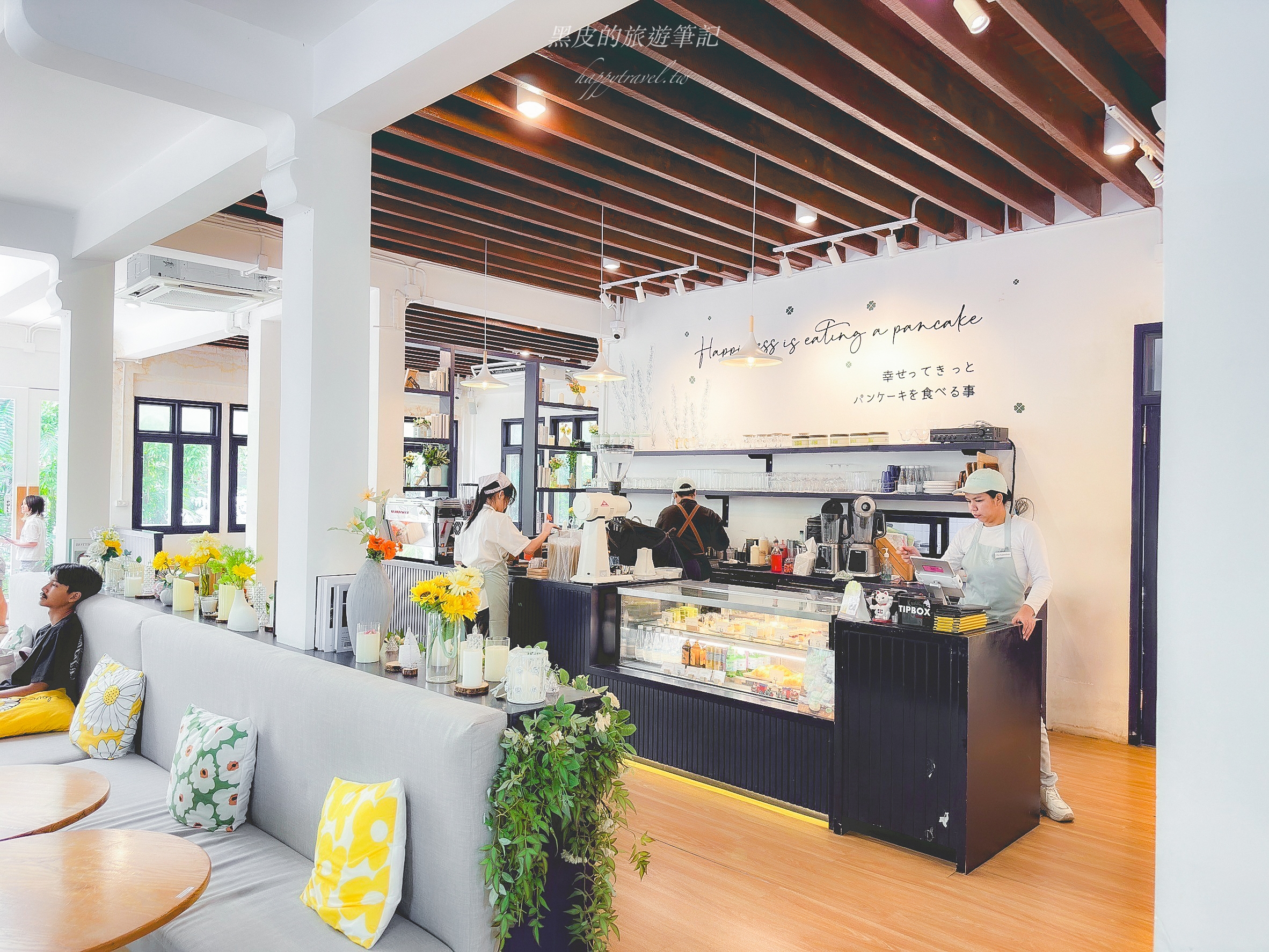 泰國曼谷咖啡廳。Ryoku Cafe｜被植物圍繞的綠洲系咖啡廳，走進玻璃屋中被滿滿的叢林包圍的幸褔感，曼谷景點推薦 - 黑皮的旅遊筆記